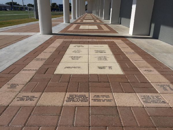 Engraved brick walkway with columns : Bricks R Us